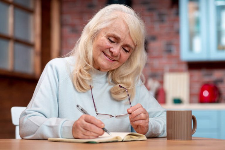 Daily Routines for Seniors with Dementia: 7 Helpful Tips